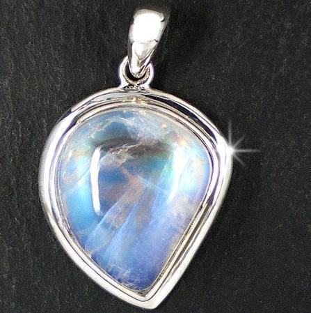 9 Gorgeous Moonstone Ring and Earring Designs – AtPerry's Healing Crystals