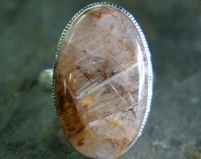 Rutilated Quartz: Guide to Properties, Benefits and Powers – AtPerry's ...